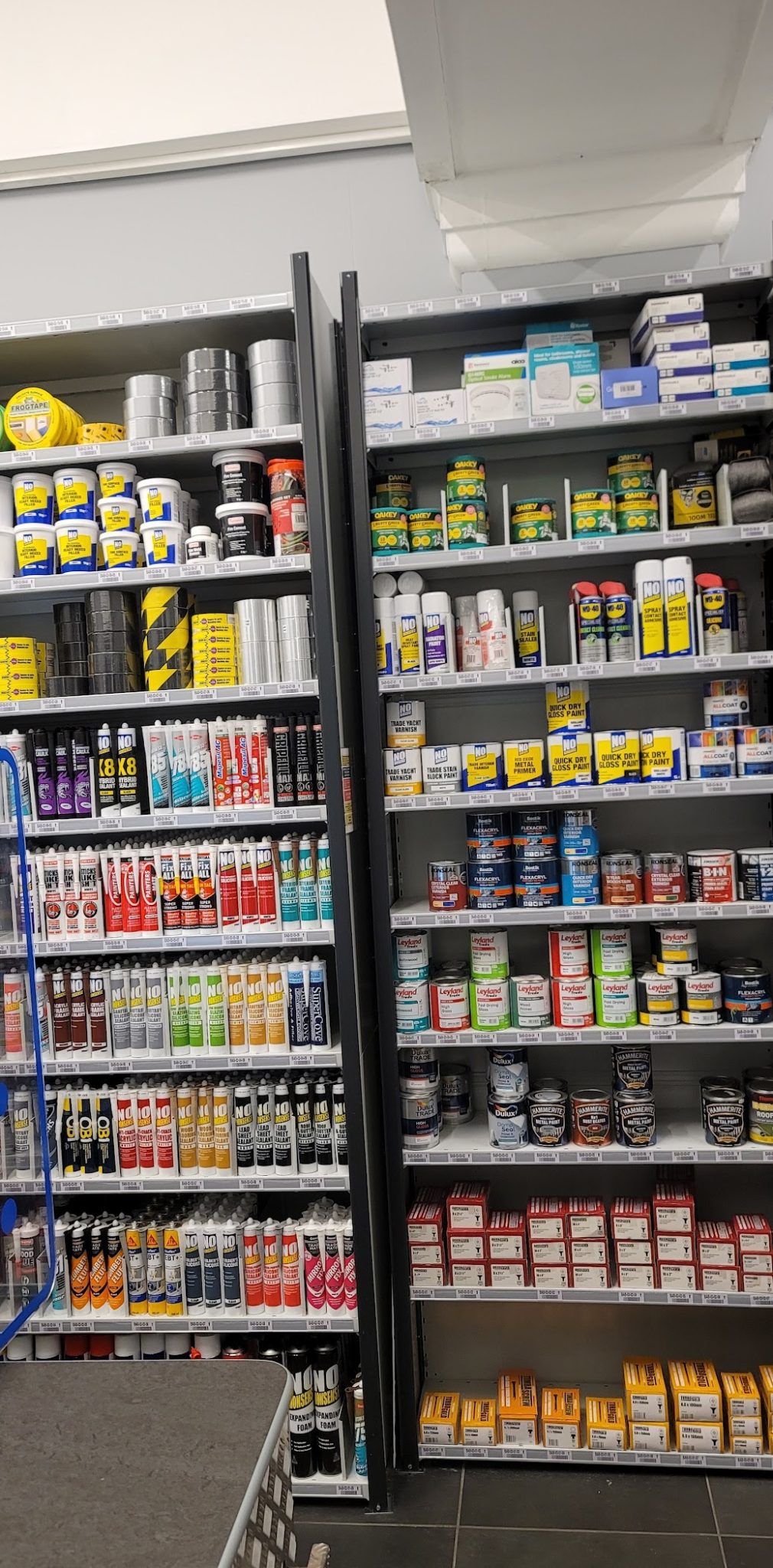 Screwfix | London Victoria | UK 🇬🇧 – TortoisePath | Blocksandbricks 🇬🇭