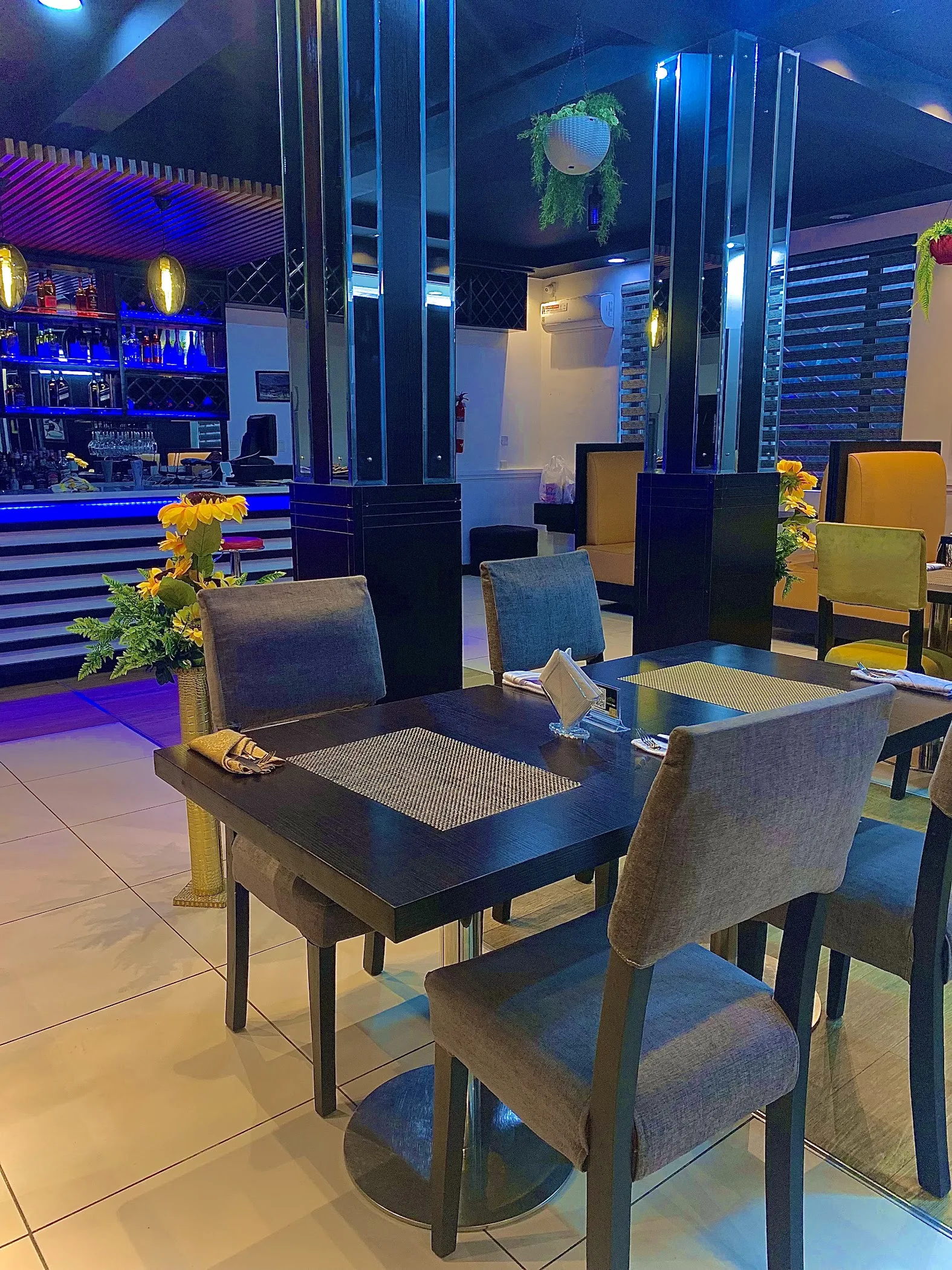 LaVille Restaurant guide and local context – TortoisePath News