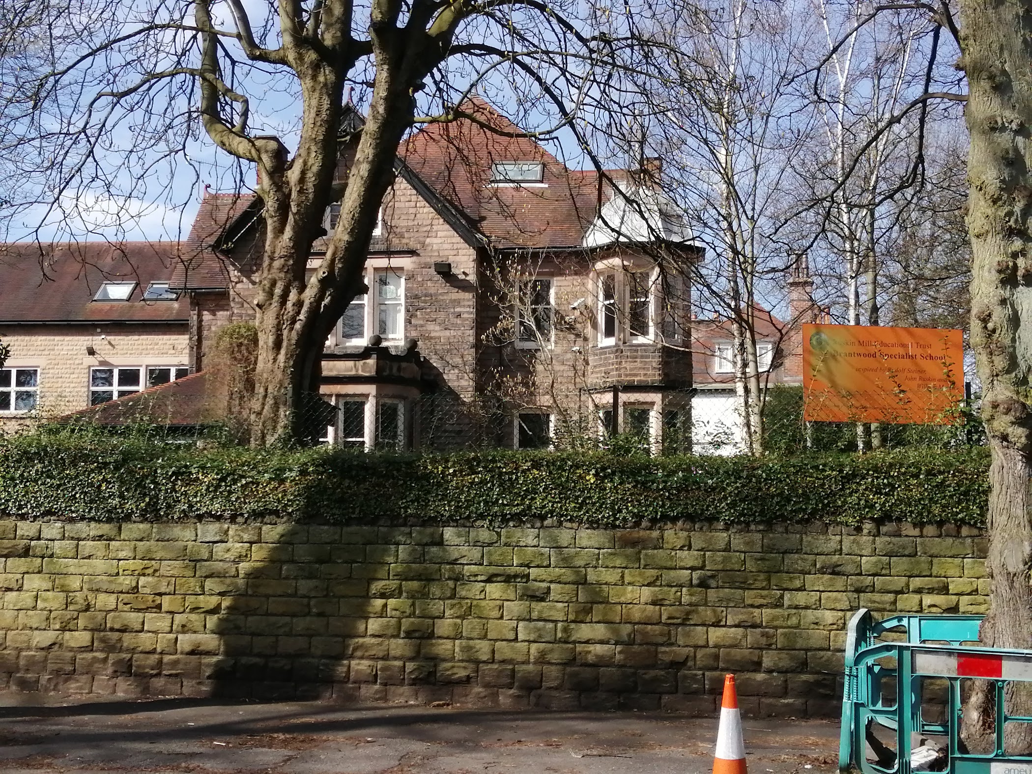 Brantwood Specialist School | UK 🇬🇧 – TortoisePath | SchoolFinder 🎓
