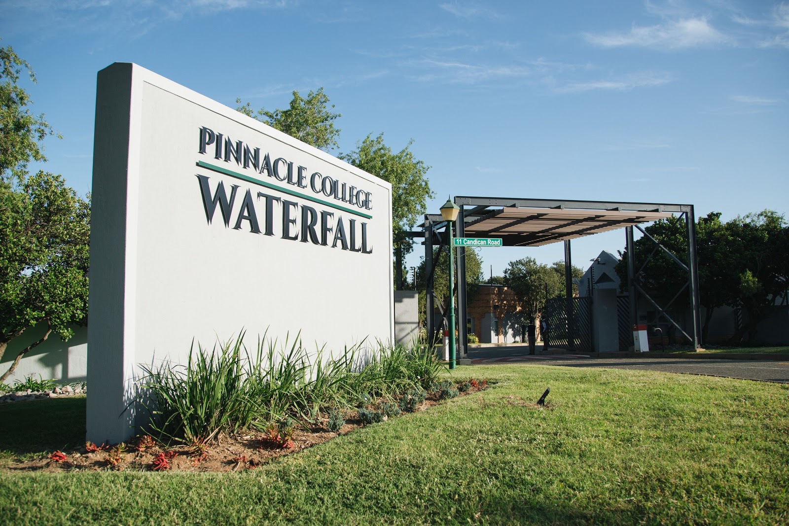 Pinnacle College Waterfall | South Africa 🇿🇦 – TortoisePath ...