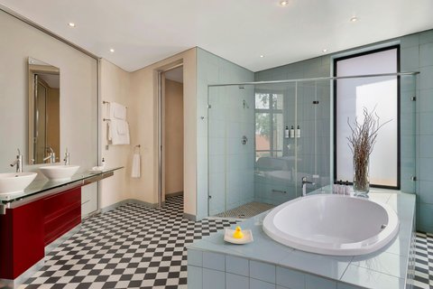 African Pride Melrose Arch, Autograph Collection® – TortoisePath ...