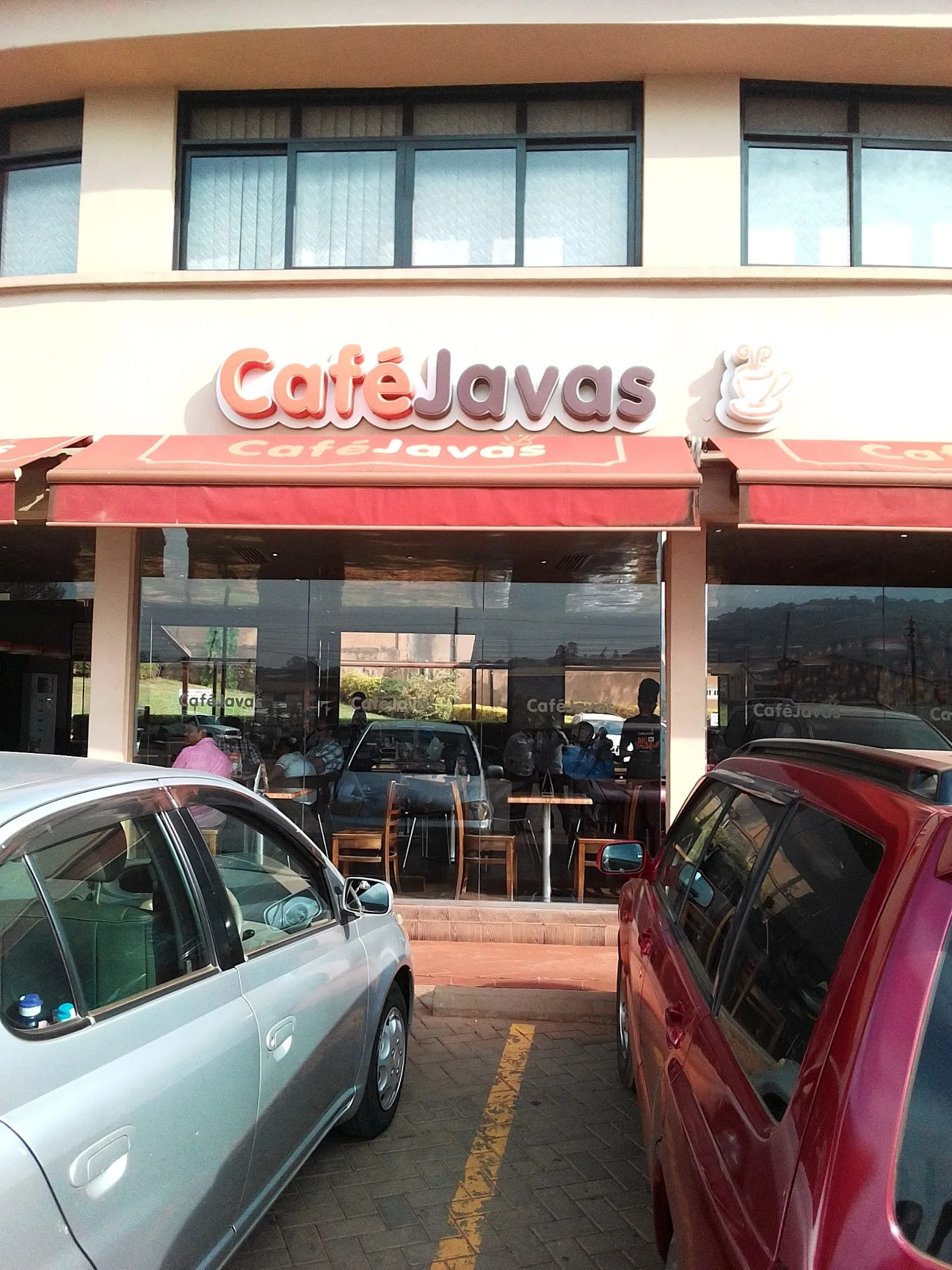 Café Javas | Jinja Road | Kampala – TortoisePath | Uganda 🇺🇬
